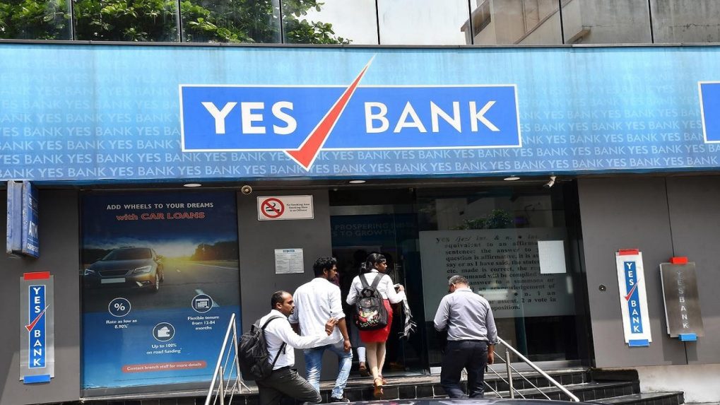 सिर्फ एक शब्द के हेरफेर से Yes Bank के बचे लाखों डॉलर, जानिए कैसे ...