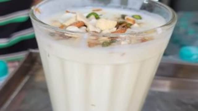 अब यहां भी मिलेगी इंदौर की मशहूर 'घमंडी लस्सी', कम समय में हुई सुपरहिट ...