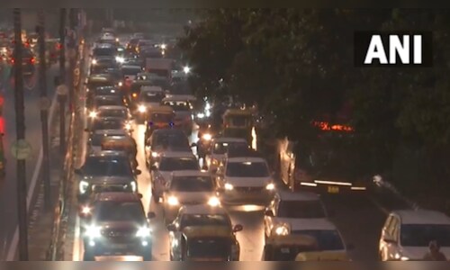 Weather Report: दिल्ली में 20 साल में सबसे अधिक बारिश, सड़कों पर लगा ...