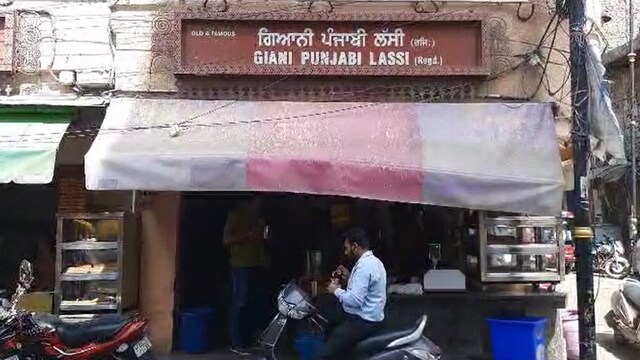 दूर-दूर तक हो रही है अमृतसर की लस्सी की चर्चा, फोटो में देखिए क्या है ...