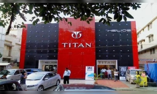 Titan Q1 Results: कंपनी का मुनाफा गिरकर ₹770 करोड़ पर आया, ज्वेलरी ...