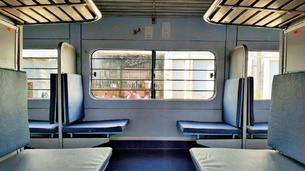 Railway New Train: ट्रेन से सफर करने वालों के लिए बड़ी खबर, इसी महीने आ ...