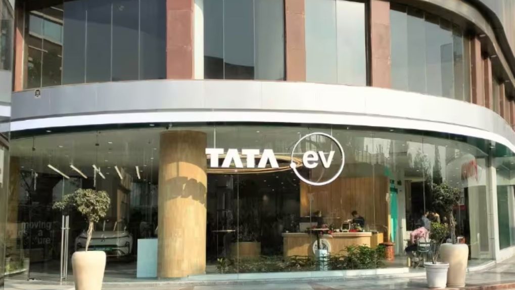 टाटा मोटर्स का पहला एक्सक्लूसिव Tata.Ev स्टोर गुरुग्राम में लॉन्च हुआ ...