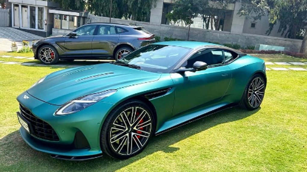 भारत की पहली Aston Martin Db12 खरीदने वाले शख्स बने Zomato के Ceo ...