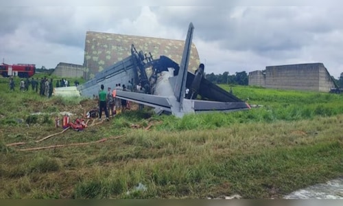 Indian Air Force Plane Crash: IAF का AN-32 विमान हुआ क्रैश, लैंडिंग के ...
