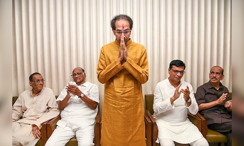 Uddhav's 'Saamana' praises Fadnavis — A new twist in Maharashtra ...