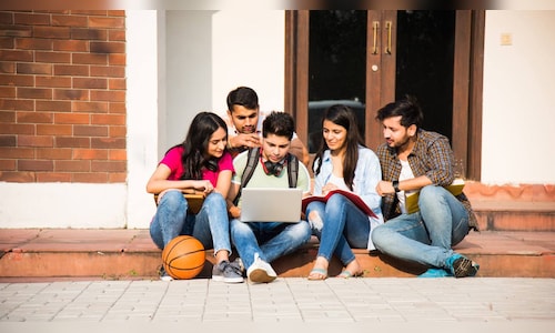 This Mumbai college bars students from wearing T-shirts, torn jeans ...