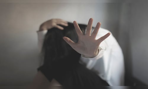 UP Panchayat issues 'joote maro' order against 60-year-old accused of ...