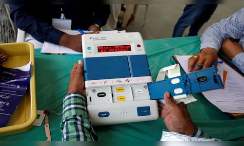 Delhi elections result: Three-tier security, no cellphones inside ...