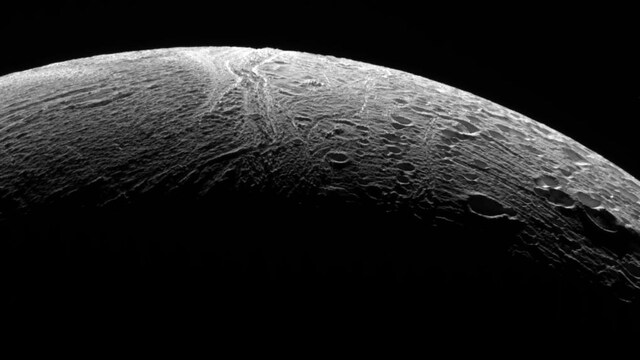 WATCH: Breathtaking video of Saturn emerging from behind the Moon ...