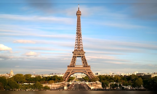 Eiffel Tower catches fire, blaze forces evacuation of 1,200 visitors ...