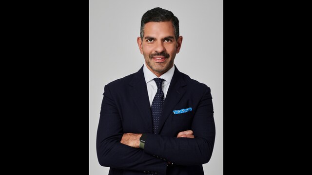 Businessman Sunjay Kapur dies at 53 after heart attack in UK - CNBC TV18