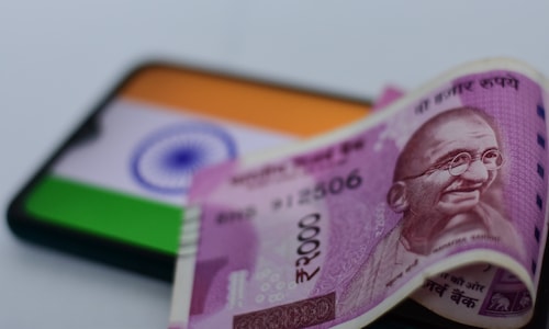 India’s fiscal deficit at ₹5.98 lakh crore in April-August, 38.1% of ...