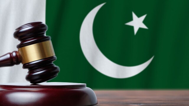 Pakistan cabinet gives nod to divisive constitutional amendment bill ...