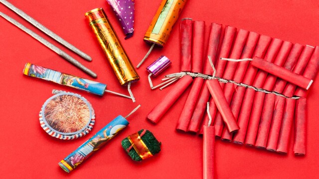Production and sale of firecrackers banned in Delhi until January 1 ...