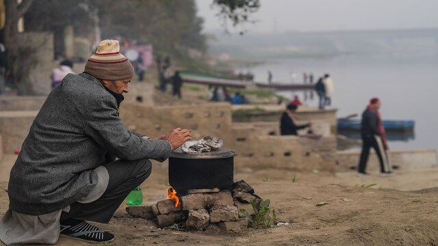 Weather Update: Cold wave conditions in North India; rains predicted ...