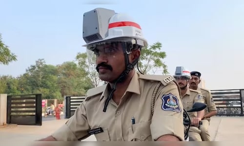Indian traffic police beat the heat with air-conditioned helmets - CNBC ...
