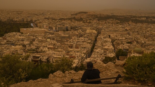 Stunning pictures of Greece turning orange from a Sahara sandstorm ...