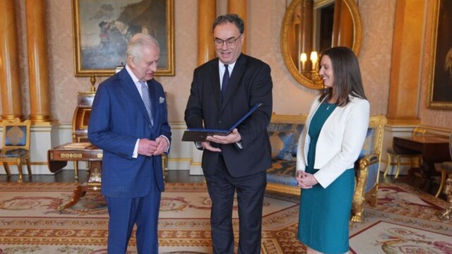 King Charles III receives first UK banknotes with his portrait - CNBC TV18