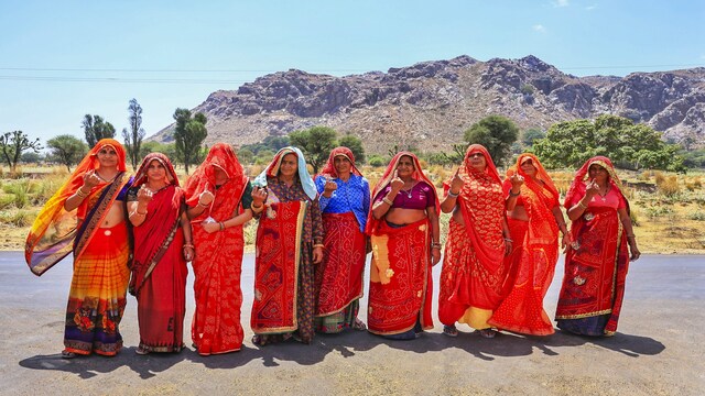 Maharashtra govt may announce ₹1,500 monthly cash transfer scheme for ...