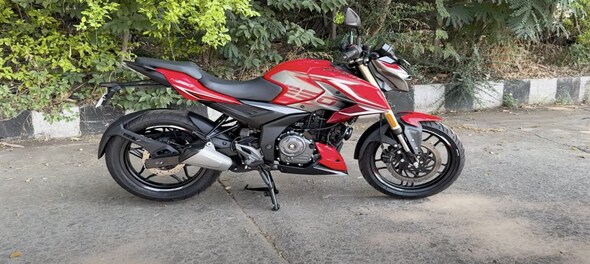 Bajaj unveils 2024 Pulsar N250: New colours and features at nominal ...