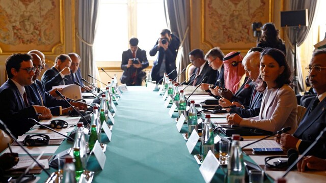 Top diplomats meet in Paris to mobilise aid for Sudan, on the brink of ...