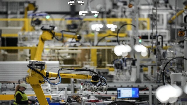 US economy grew at a solid 3% rate last quarter, government says in ...