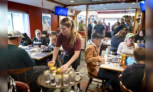 Another month of robust US job growth points to continued economic ...