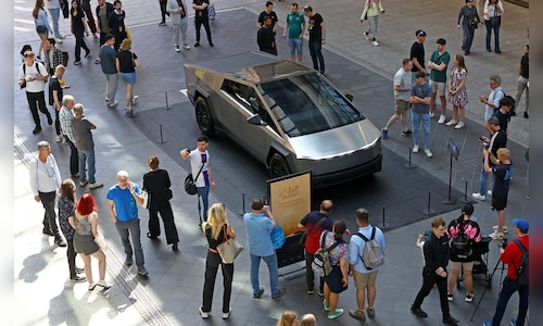 Tesla recalls 27,000 Cybertrucks over rear-view camera glitch - CNBC TV18