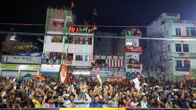 PM Modi's Patna visit: From serving langar to historic roadshow - CNBC TV18