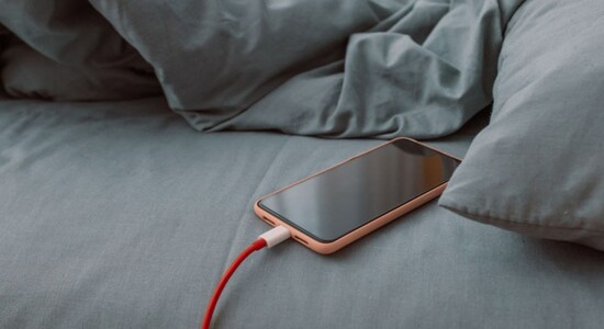 Smartphone overheating: Top-10 ways to keep your phone cool during ...