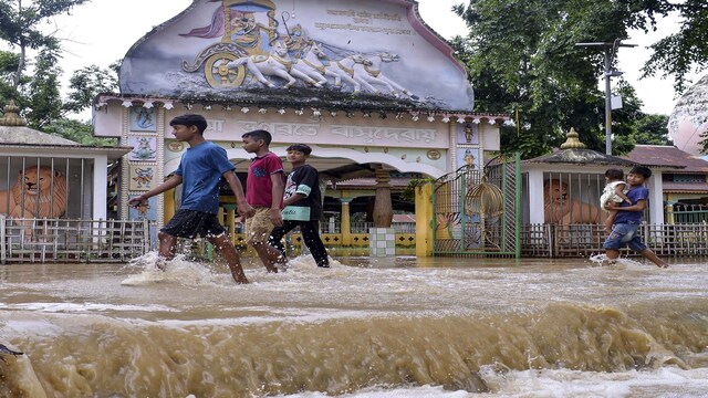 Assam Floods| Over 1.17 lakh people affected as situation continues to ...