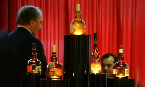 How much alcohol can you carry on domestic flights? Check eligibility ...