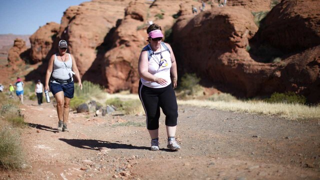 10 health benefits of walking backwards: Improve your physical and ...