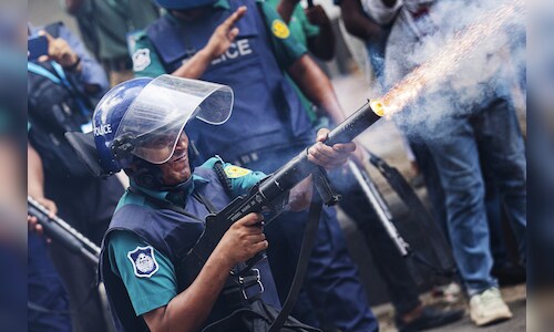 Bangladesh unrest: 1,000 dead, 400 blinded in anti-government protests ...