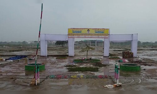 Hathras Stampede: FIR says 'sevadars' threw clothes and shoes of ...