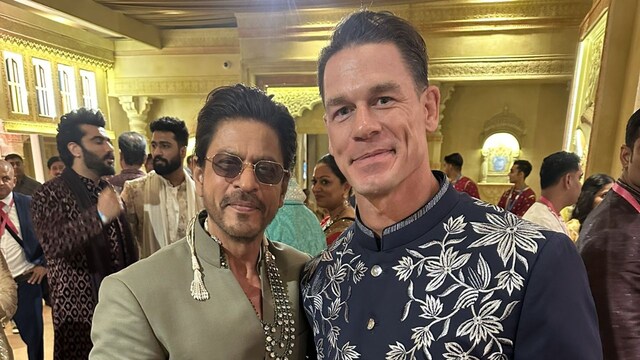 John Cena shares pic with SRK, talks about Indian superstar's 'positive ...