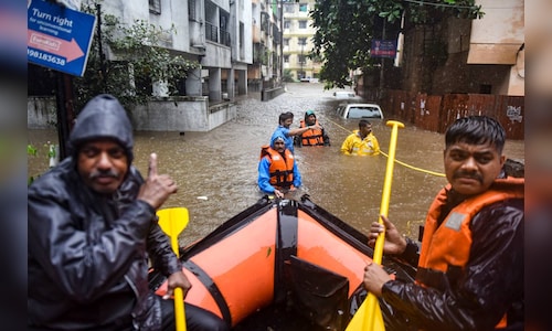 WATCH | Red alert in parts of Gujarat, 13 districts flooded, over 2,500 ...