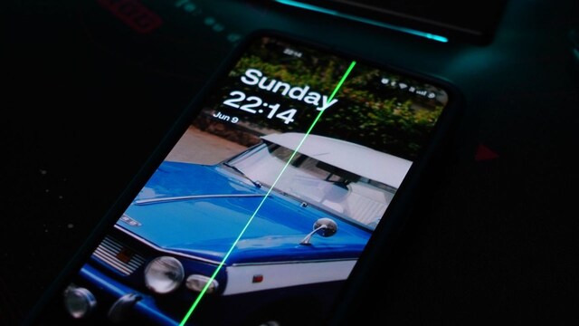 OnePlus offers lifetime warranty against green line issues for all ...