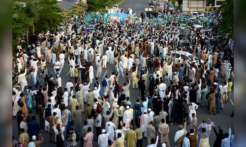 Pakistan files FIR against TLP leader and 1,500 workers for death ...