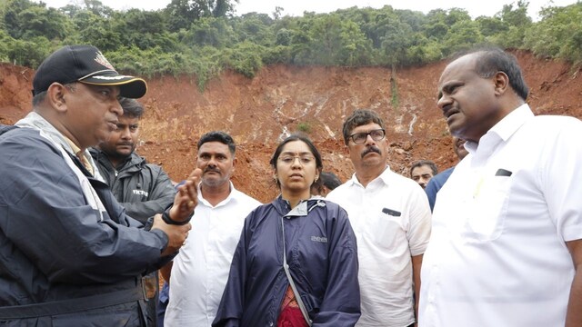 Karnataka landslide: Body of woman found in Gangavali River, search for ...
