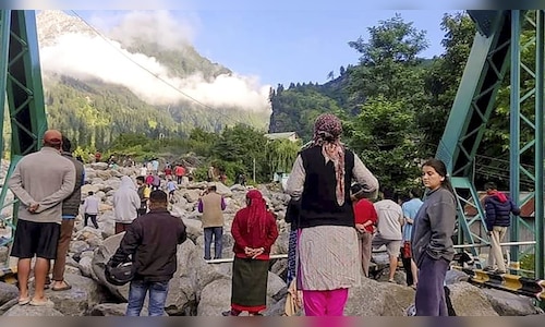 Cloudburst in Manali: Flash floods wreak havoc, heavy rainfall expected ...
