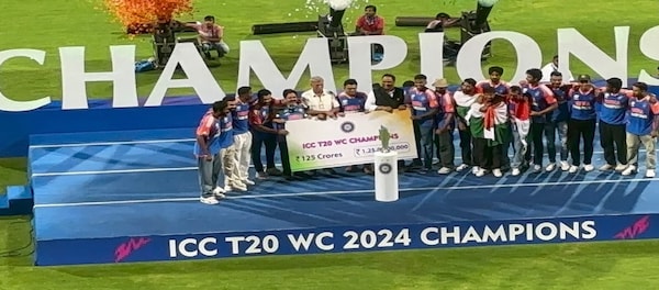 Team India Victory Parade Live Updates: Team India arrives at Wankhede ...