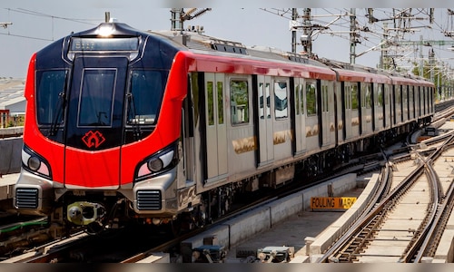 UP Metro Rail Corporation loses ₹1,700 crore in a year - CNBC TV18