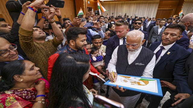 Modi receives warm welcome in Poland, first Indian PM to visit in 45 ...