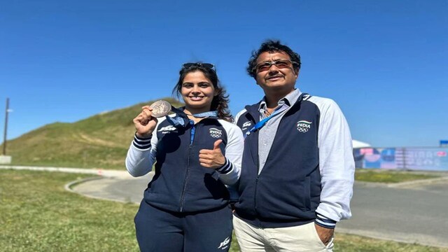 Manu Bhaker credits 'Father Figure' Jaspal Rana for her Paris Olympic ...