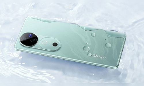 vivo V40 Pro Review: Cameras elevate this smartphone - CNBC TV18