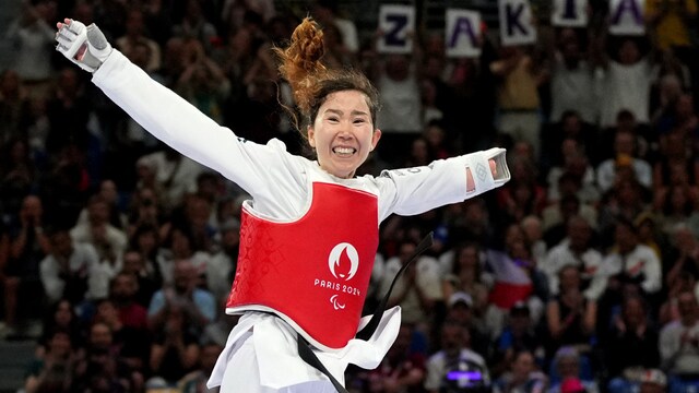 Zakia Khudadadi, first athlete from refugees team to win a medal at ...