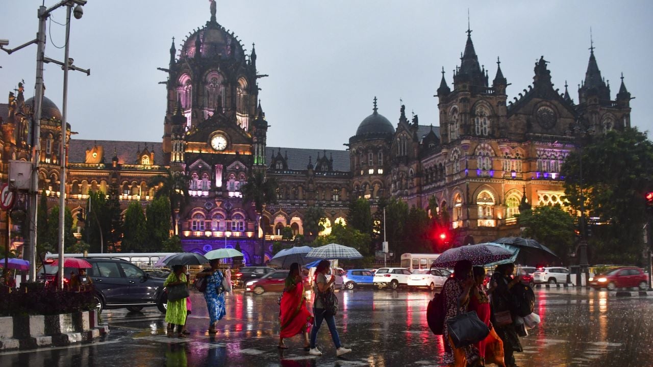Mumbai Rains highlights: Downpour disrupts traffic, trains delayed ...