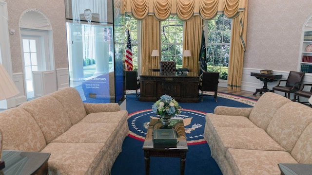 Oval Office replica of President Joe Biden to open near White House for ...
